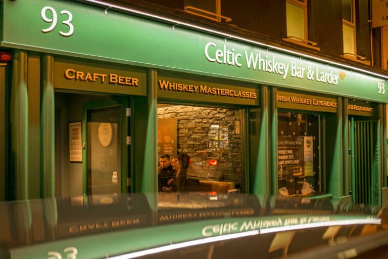 Best Bars & Pubs in Killarney in 2026 | Where to Drink Local
